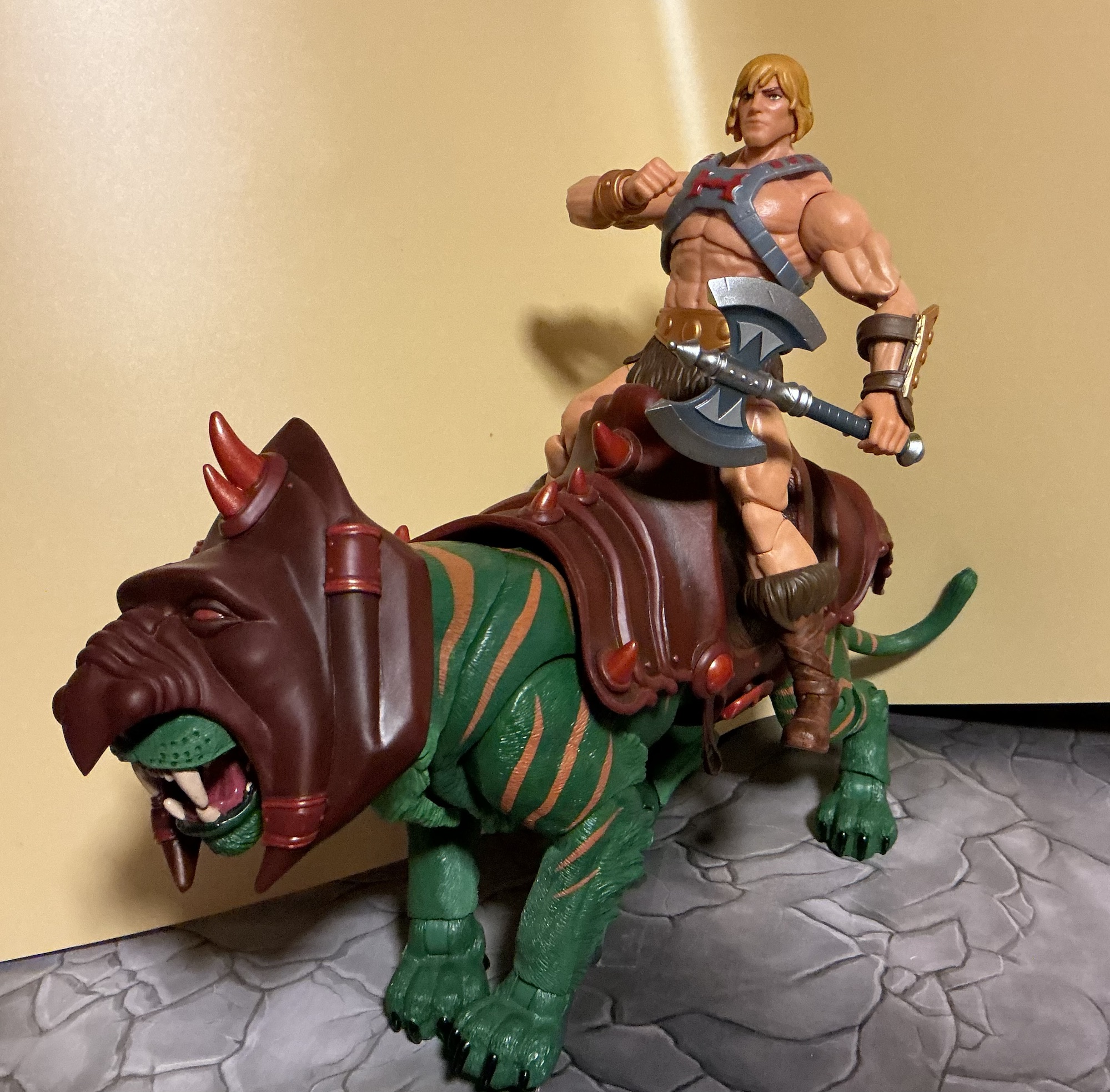 Action Figure Showdown-MASTERVERSE Battle Armor He-Man (He-Men ...